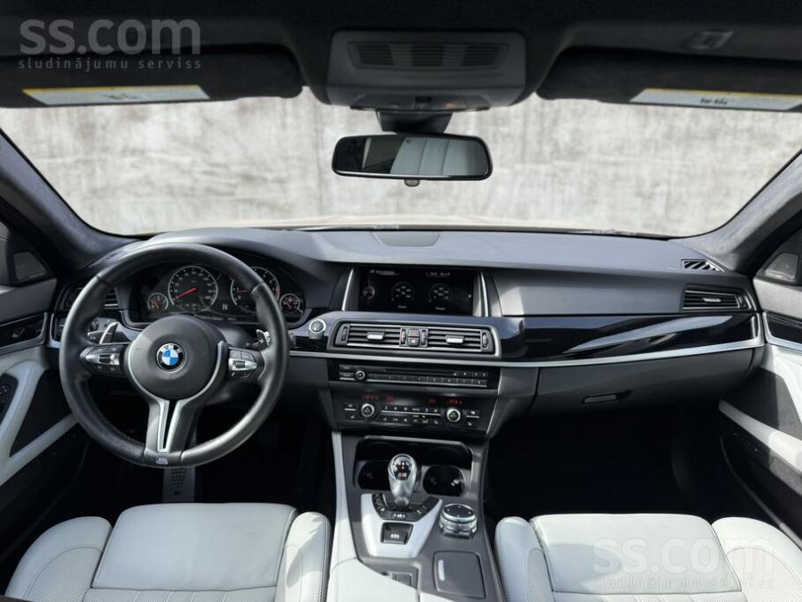 Blue BMW M5 2016 in Riga, with an engine capacity of 4.40 L and mileage of 167 thousand km for 32980 €, photo 20 on AUTOMOTO.COM.LV