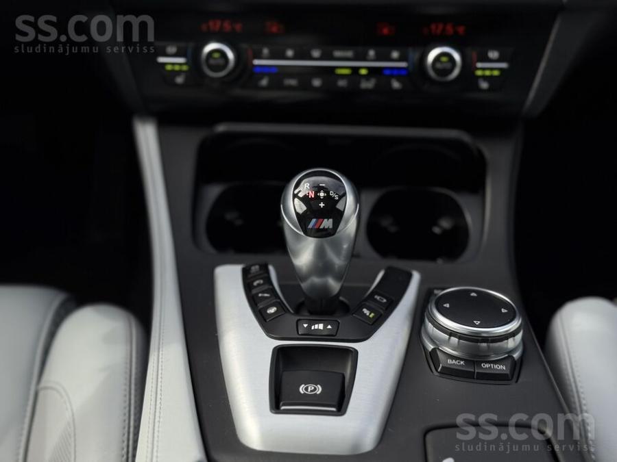 Blue BMW M5 2016 in Riga, with an engine capacity of 4.40 L and mileage of 167 thousand km for 32980 €, photo 22 on AUTOMOTO.COM.LV