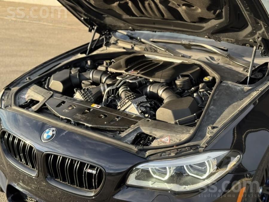 Blue BMW M5 2016 in Riga, with an engine capacity of 4.40 L and mileage of 167 thousand km for 32980 €, photo 34 on AUTOMOTO.COM.LV