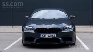 Blue BMW M5 2016 in Riga, with an engine capacity of 4.40 L and mileage of 123 thousand km for 27500 €, photo 3 on AUTOMOTO.COM.LV