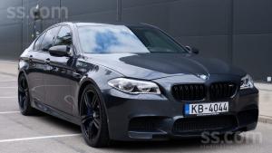 Blue BMW M5 2016 in Riga, with an engine capacity of 4.40 L and mileage of 123 thousand km for 27500 €, photo 7 on AUTOMOTO.COM.LV
