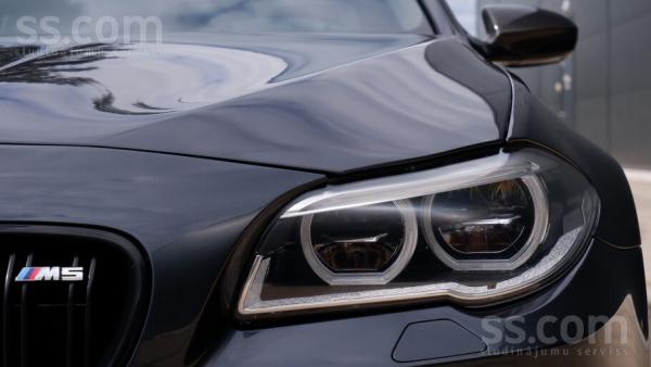 Blue BMW M5 2016 in Riga, with an engine capacity of 4.40 L and mileage of 123 thousand km for 27500 €, photo 9 on AUTOMOTO.COM.LV