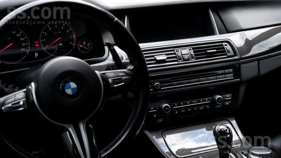 Blue BMW M5 2016 in Riga, with an engine capacity of 4.40 L and mileage of 123 thousand km for 27500 €, photo 15 on AUTOMOTO.COM.LV