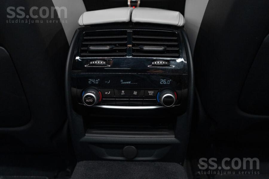 Blue BMW M5 2019 in Riga, with an engine capacity of 4.40 L and mileage of 71 thousand km for 64600 €, photo 17 on AUTOMOTO.COM.LV