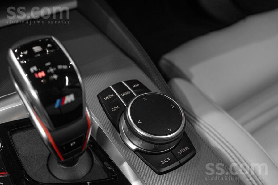 Blue BMW M5 2019 in Riga, with an engine capacity of 4.40 L and mileage of 71 thousand km for 64600 €, photo 23 on AUTOMOTO.COM.LV