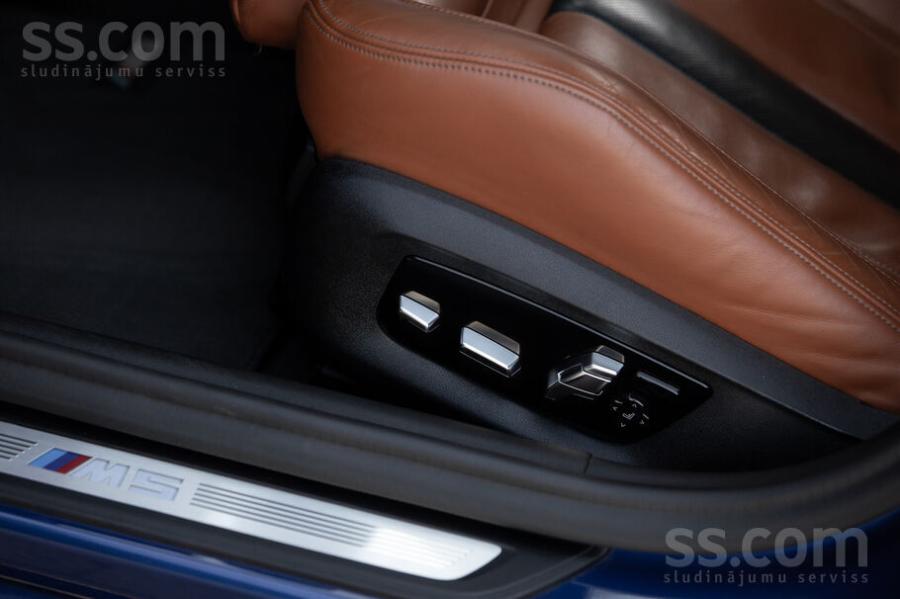 Zils BMW M5 2019 Jelgava, ar dzinēja tilpumu 4.40 L un nobraukumu 109 tūkst. km par 57000 €, foto 20 vietnē AUTOMOTO.COM.LV