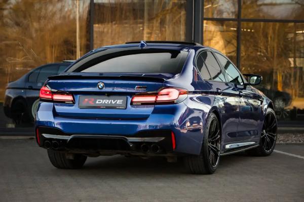 Blue BMW M5 2019 in Jelgava, with an engine capacity of 4.40 L and mileage of 109 thousand km for 57000 €, photo 8 on AUTOMOTO.COM.LV