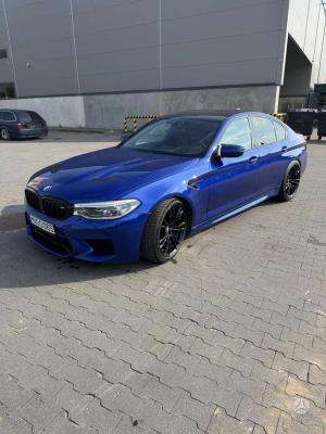 Zils BMW M5 2019 Viļņa, ar dzinēja tilpumu 4.40 L un nobraukumu 59 tūkst. km par 49000 €, foto  vietnē AUTOMOTO.COM.LV