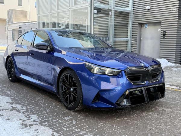 Zils BMW M5 2024 Viļņa, ar dzinēja tilpumu 4.40 L un nobraukumu 50 tūkst. km par 110000 €, foto 4 vietnē AUTOMOTO.COM.LV