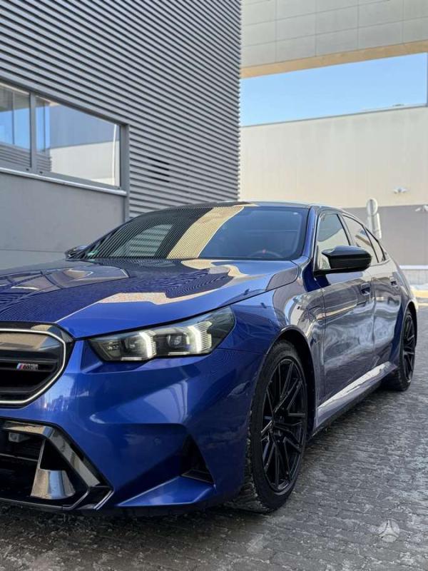 Zils BMW M5 2024 Viļņa, ar dzinēja tilpumu 4.40 L un nobraukumu 50 tūkst. km par 110000 €, foto 8 vietnē AUTOMOTO.COM.LV