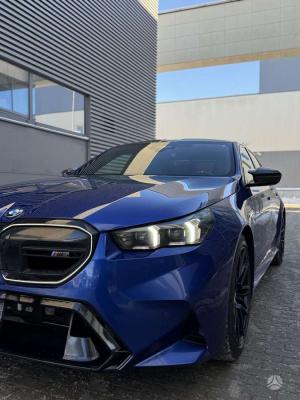 Zils BMW M5 2024 Viļņa, ar dzinēja tilpumu 4.40 L un nobraukumu 50 tūkst. km par 110000 €, foto 26 vietnē AUTOMOTO.COM.LV