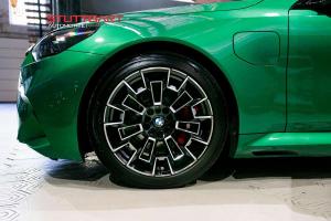 Green BMW M5 2025 in Kaunas, with an engine capacity of 4.40 L and mileage of 20 thousand km for 115500 €, photo 5 on AUTOMOTO.COM.LV