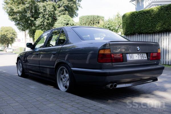 Grey BMW M5 1990 in Liepaja, with an engine capacity of 3.60 L and mileage of 270 thousand km for 27800 €, photo 9 on AUTOMOTO.COM.LV