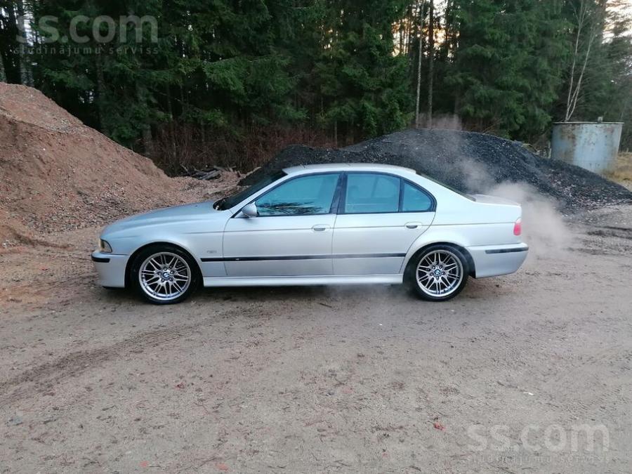 Pelēks BMW M5 2001 Valmiera, ar dzinēja tilpumu 5.00 L un nobraukumu 247 tūkst. km par 23000 €, foto 1 vietnē AUTOMOTO.COM.LV