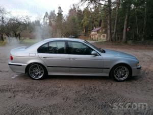 Pelēks BMW M5 2001 Valmiera, ar dzinēja tilpumu 5.00 L un nobraukumu 247 tūkst. km par 23000 €, foto 2 vietnē AUTOMOTO.COM.LV
