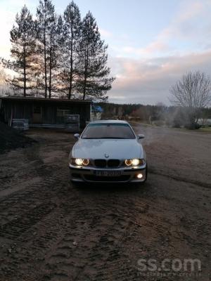 Pelēks BMW M5 2001 Valmiera, ar dzinēja tilpumu 5.00 L un nobraukumu 247 tūkst. km par 23000 €, foto 3 vietnē AUTOMOTO.COM.LV