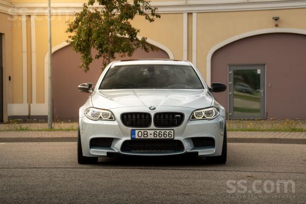 Pelēks BMW M5 2012 Rīga, ar dzinēja tilpumu 4.40 L un nobraukumu 0 tūkst. km par 33500 €, foto 1 vietnē AUTOMOTO.COM.LV
