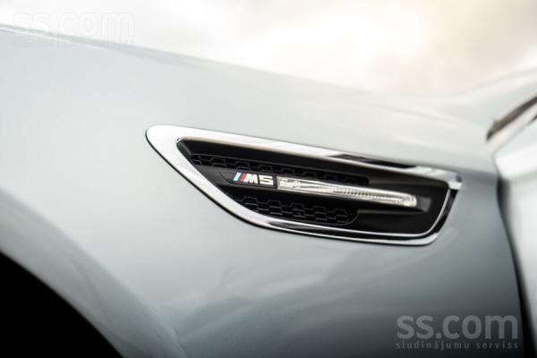 Pelēks BMW M5 2012 Rīga, ar dzinēja tilpumu 4.40 L un nobraukumu 0 tūkst. km par 33500 €, foto 6 vietnē AUTOMOTO.COM.LV