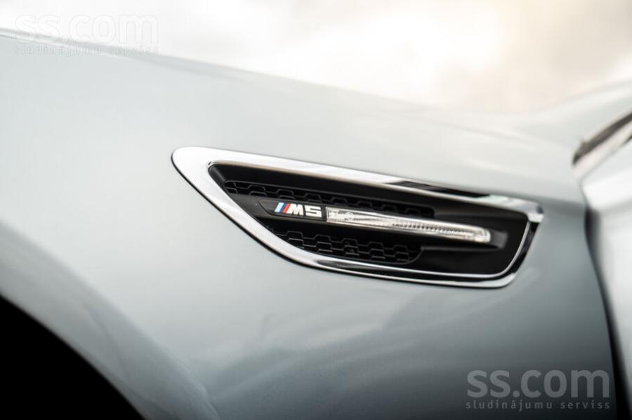 Pelēks BMW M5 2012 Rīga, ar dzinēja tilpumu 4.40 L un nobraukumu 0 tūkst. km par 33500 €, foto 7 vietnē AUTOMOTO.COM.LV