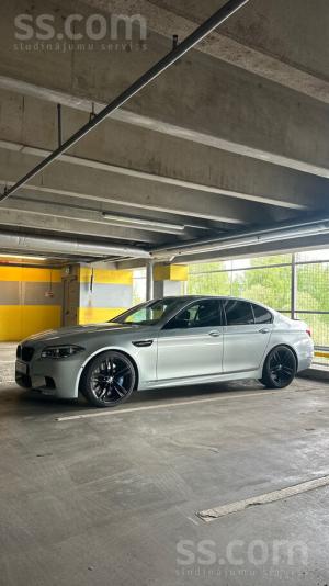 Grey BMW M5 2012 in Riga, with an engine capacity of 4.40 L and mileage of 0 thousand km for 32100 €, photo 32 on AUTOMOTO.COM.LV