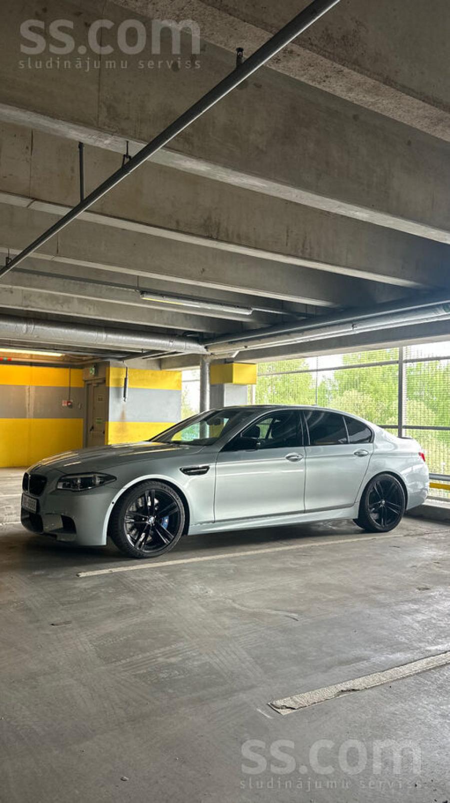 Grey BMW M5 2012 in Riga, with an engine capacity of 4.40 L and mileage of 0 thousand km for 32100 €, photo 32 on AUTOMOTO.COM.LV