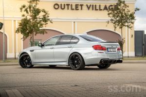 Grey BMW M5 2012 in Riga, with an engine capacity of 4.40 L and mileage of 0 thousand km for 29000 €, photo 4 on AUTOMOTO.COM.LV