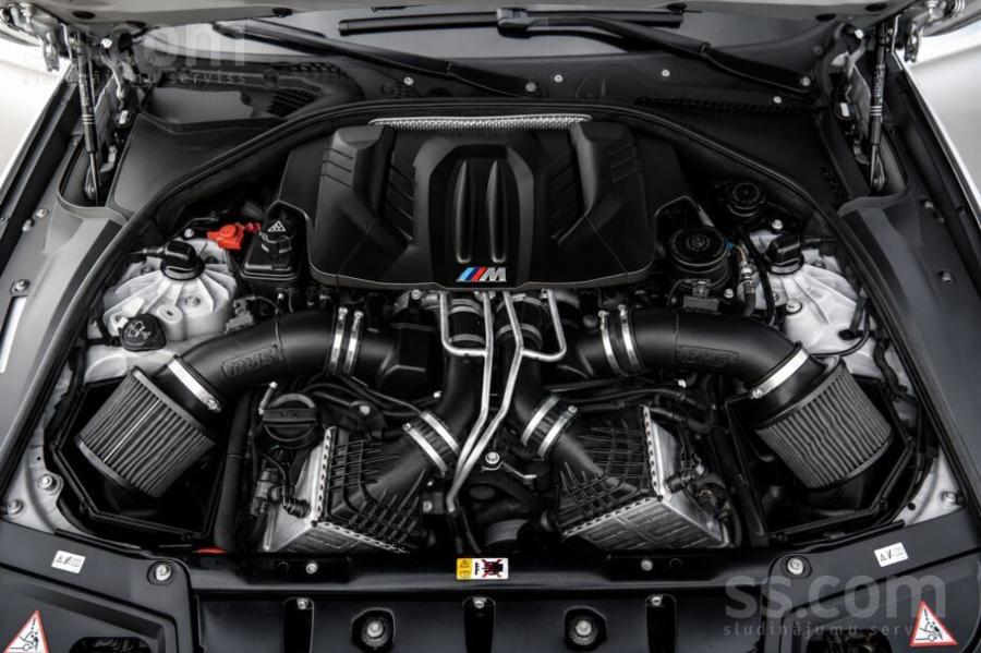 Grey BMW M5 2012 in Riga, with an engine capacity of 4.40 L and mileage of 0 thousand km for 29000 €, photo 8 on AUTOMOTO.COM.LV