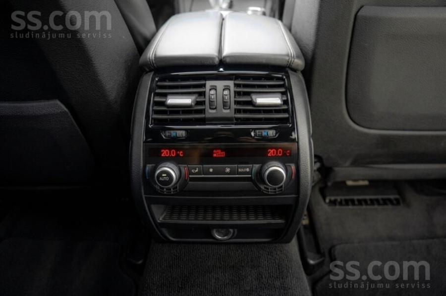 Grey BMW M5 2012 in Riga, with an engine capacity of 4.40 L and mileage of 0 thousand km for 29000 €, photo 17 on AUTOMOTO.COM.LV