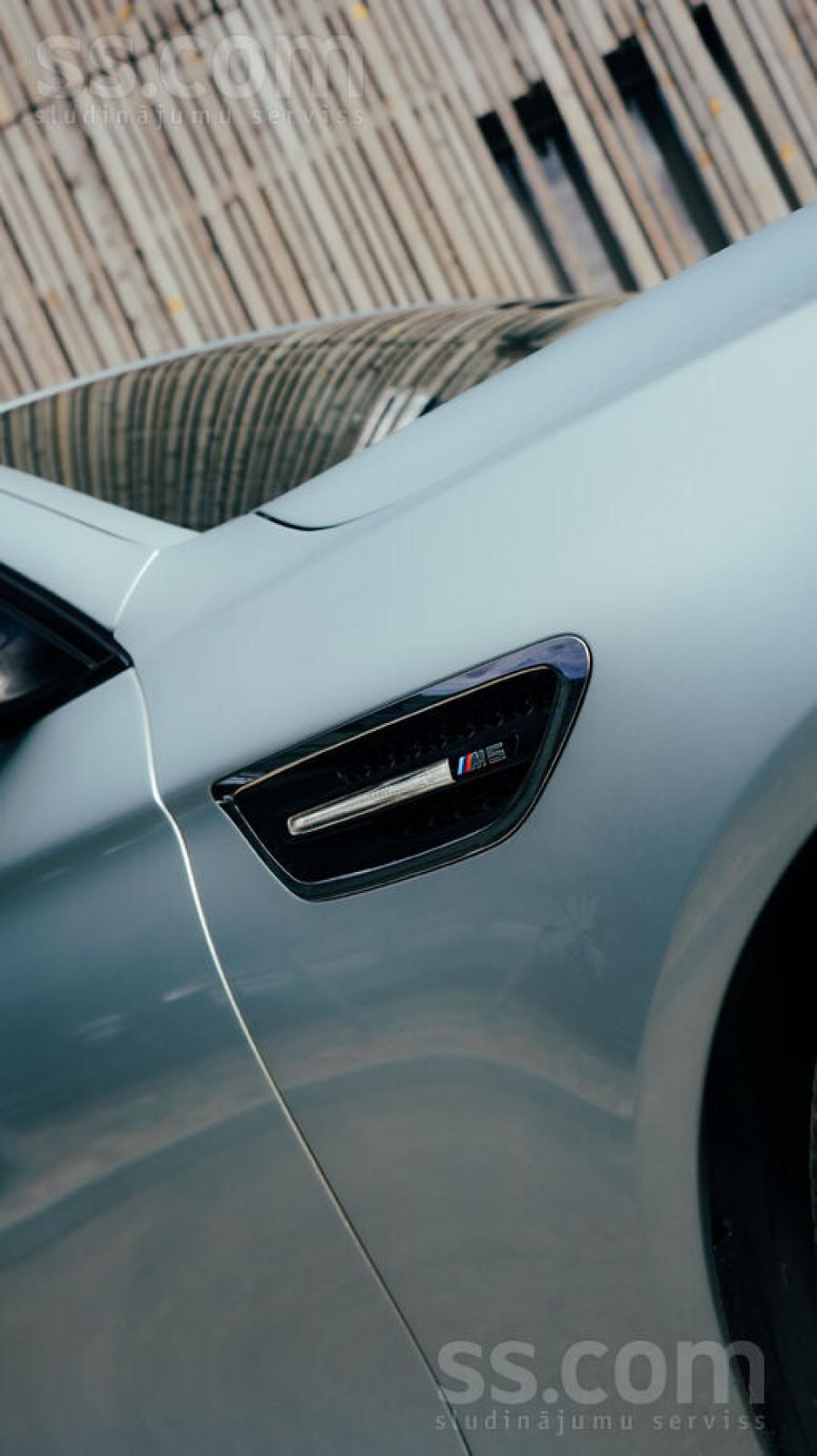 Grey BMW M5 2012 in Riga, with an engine capacity of 4.40 L and mileage of 0 thousand km for 29000 €, photo 19 on AUTOMOTO.COM.LV