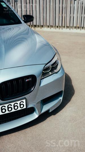 Grey BMW M5 2012 in Riga, with an engine capacity of 4.40 L and mileage of 0 thousand km for 29000 €, photo 22 on AUTOMOTO.COM.LV