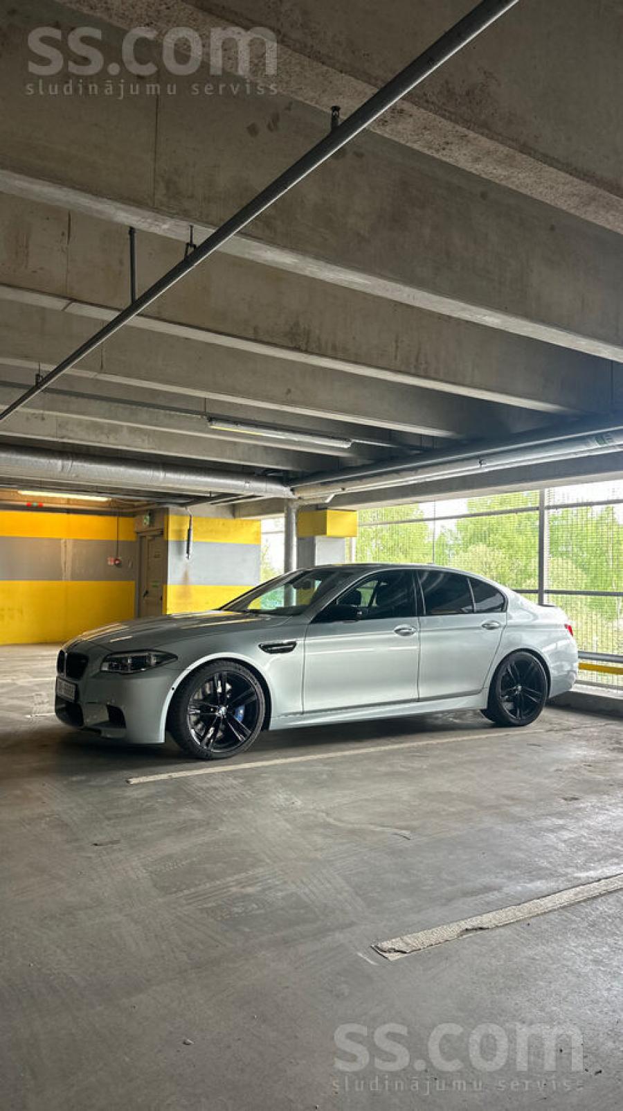 Grey BMW M5 2012 in Riga, with an engine capacity of 4.40 L and mileage of 0 thousand km for 29000 €, photo 24 on AUTOMOTO.COM.LV