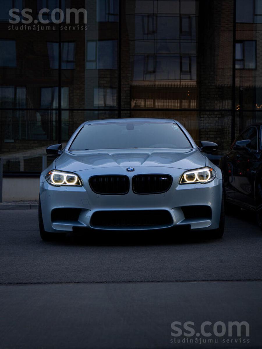Grey BMW M5 2012 in Riga, with an engine capacity of 4.40 L and mileage of 0 thousand km for 29000 €, photo 27 on AUTOMOTO.COM.LV