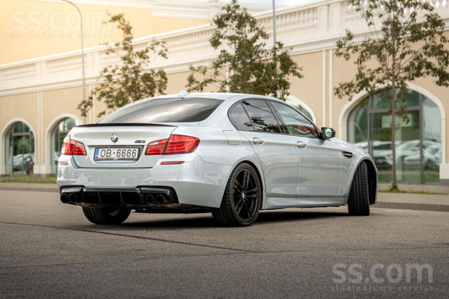 Pelēks BMW M5 2012 Rīga, ar dzinēja tilpumu 4.40 L un nobraukumu 0 tūkst. km par 28000 €, foto 6 vietnē AUTOMOTO.COM.LV