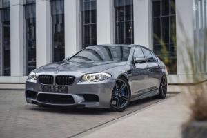 Pelēks BMW M5 2012 Viļņa, ar dzinēja tilpumu 4.40 L un nobraukumu 157 tūkst. km par 26200 €, foto  vietnē AUTOMOTO.COM.LV