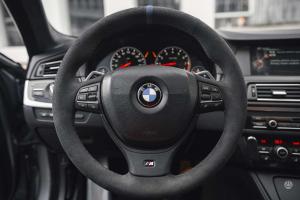 Pelēks BMW M5 2012 Viļņa, ar dzinēja tilpumu 4.40 L un nobraukumu 157 tūkst. km par 26200 €, foto 10 vietnē AUTOMOTO.COM.LV