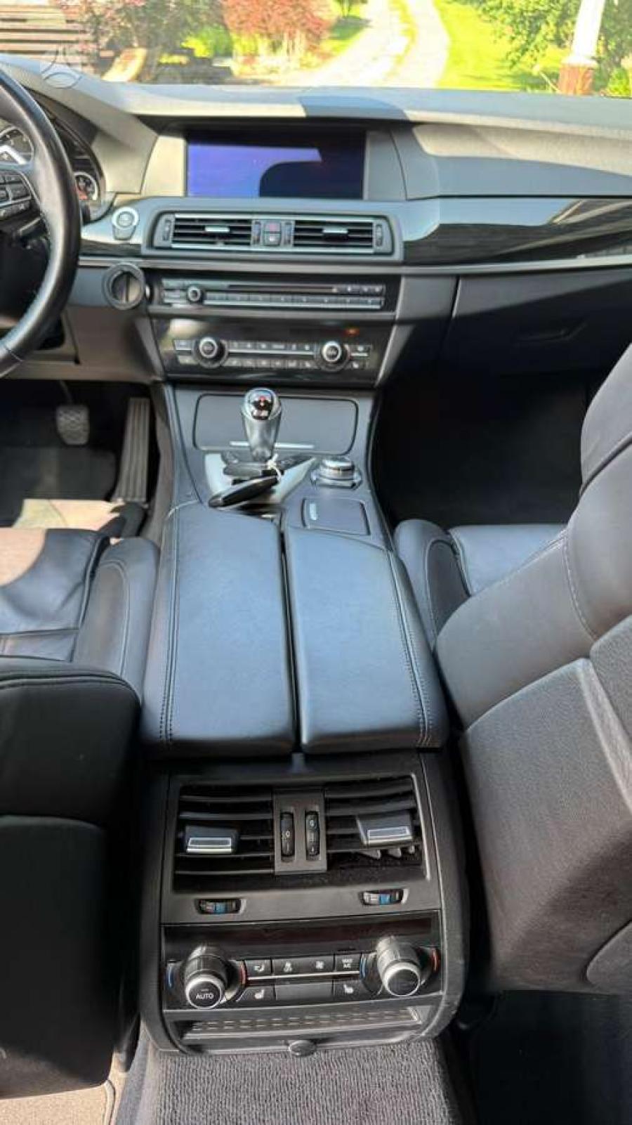 Grey BMW M5 2013 in Varena, with an engine capacity of 4.40 L and mileage of 168 thousand km for 18500 €, photo 40 on AUTOMOTO.COM.LV