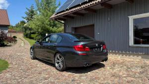 Grey BMW M5 2013 in Varena, with an engine capacity of 4.40 L and mileage of 168 thousand km for 18500 €, photo 5 on AUTOMOTO.COM.LV