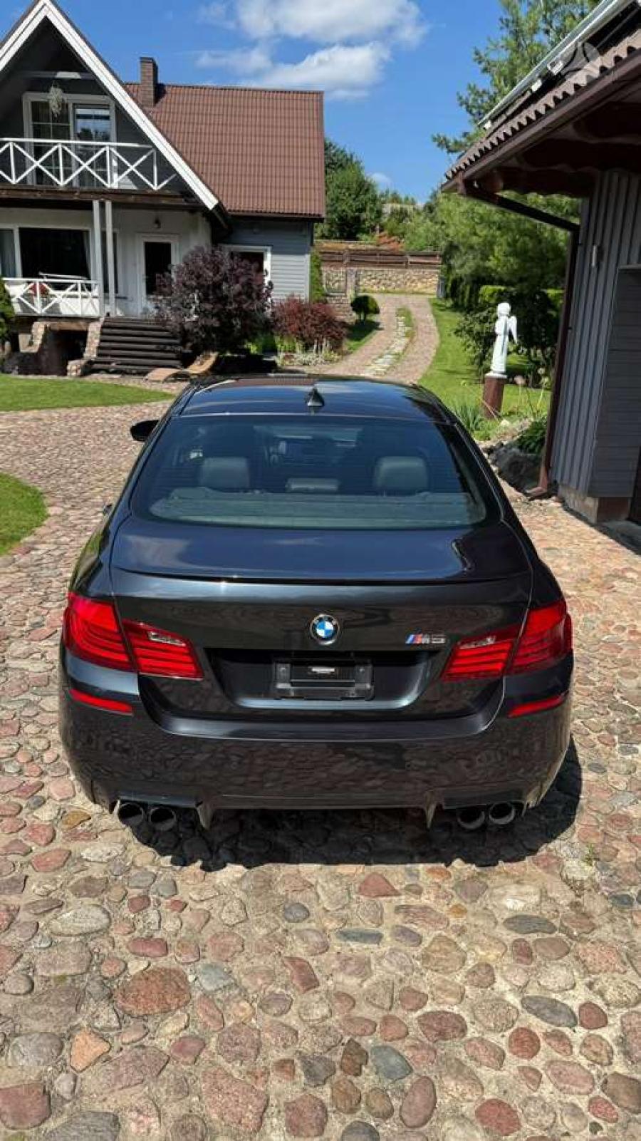 Grey BMW M5 2013 in Varena, with an engine capacity of 4.40 L and mileage of 168 thousand km for 18500 €, photo 7 on AUTOMOTO.COM.LV