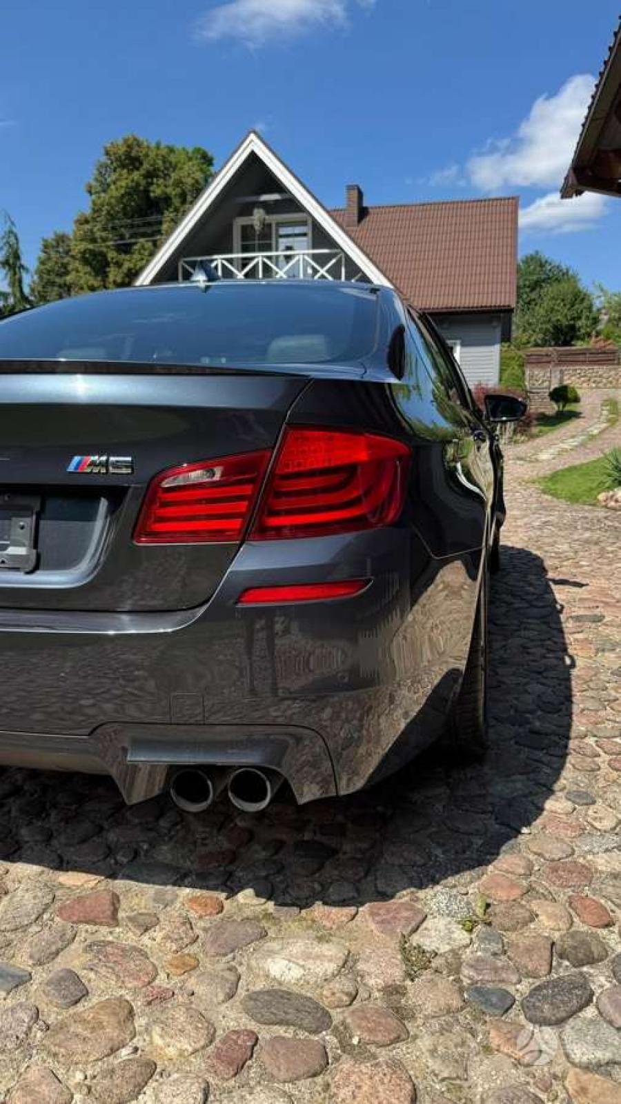 Grey BMW M5 2013 in Varena, with an engine capacity of 4.40 L and mileage of 168 thousand km for 18500 €, photo 8 on AUTOMOTO.COM.LV