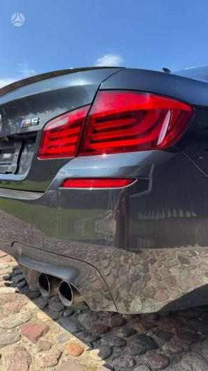 Grey BMW M5 2013 in Varena, with an engine capacity of 4.40 L and mileage of 168 thousand km for 18500 €, photo 9 on AUTOMOTO.COM.LV
