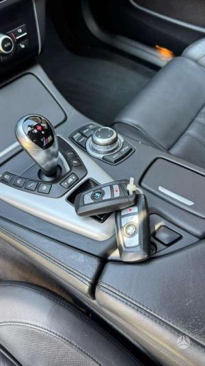 Grey BMW M5 2013 in Varena, with an engine capacity of 4.40 L and mileage of 168 thousand km for 18500 €, photo 19 on AUTOMOTO.COM.LV