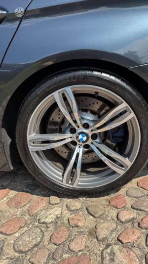 Grey BMW M5 2013 in Varena, with an engine capacity of 4.40 L and mileage of 168 thousand km for 18500 €, photo 25 on AUTOMOTO.COM.LV