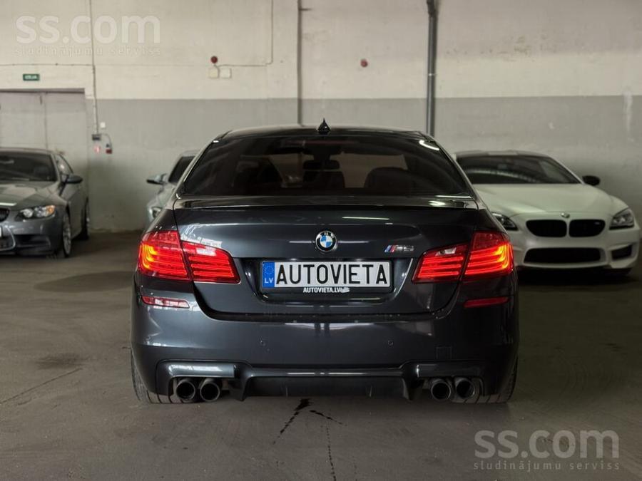 Grey BMW M5 2014 in Riga, with an engine capacity of 4.40 L and mileage of 83 thousand km for 40980 €, photo 5 on AUTOMOTO.COM.LV