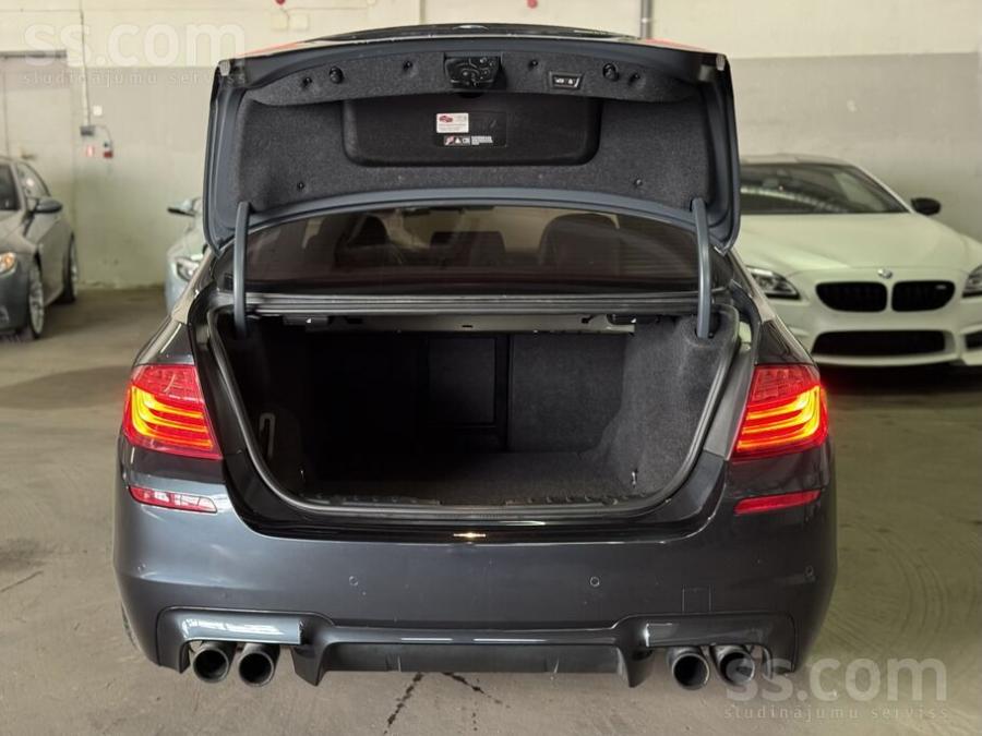 Grey BMW M5 2014 in Riga, with an engine capacity of 4.40 L and mileage of 83 thousand km for 40980 €, photo 6 on AUTOMOTO.COM.LV