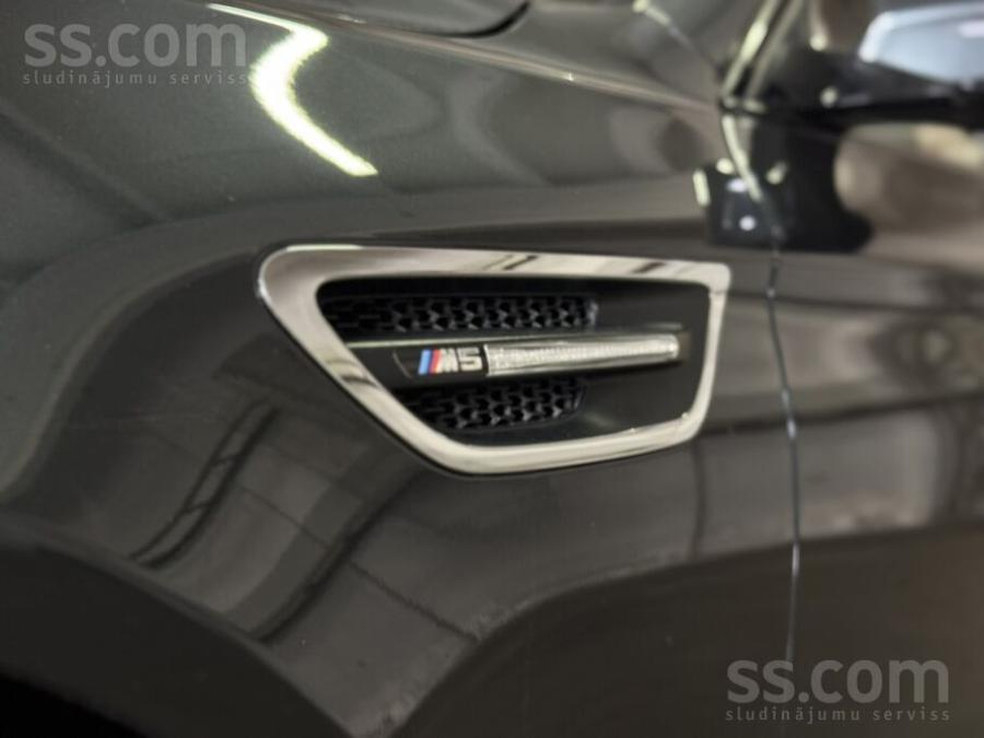 Grey BMW M5 2014 in Riga, with an engine capacity of 4.40 L and mileage of 83 thousand km for 40980 €, photo 9 on AUTOMOTO.COM.LV