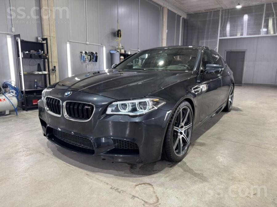 Grey BMW M5 2014 in Riga, with an engine capacity of 4.40 L and mileage of 82 thousand km for 38900 €, photo 1 on AUTOMOTO.COM.LV