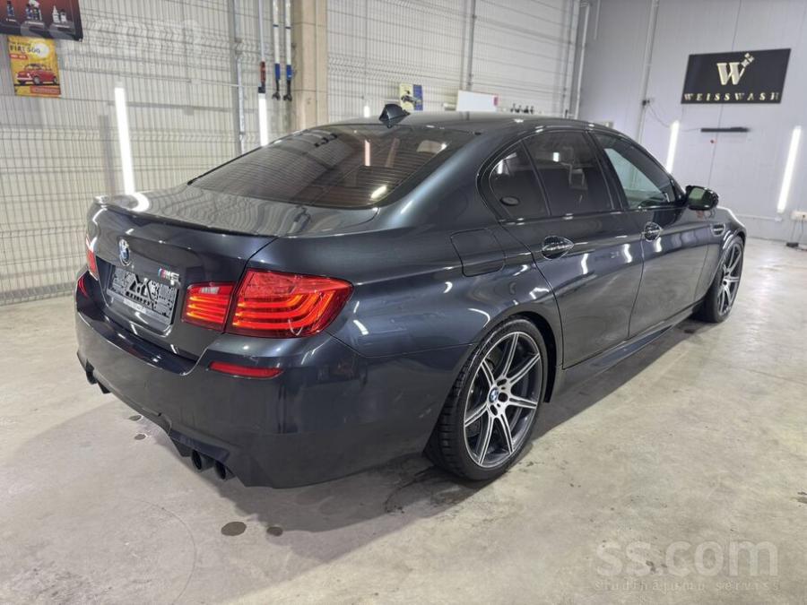 Grey BMW M5 2014 in Riga, with an engine capacity of 4.40 L and mileage of 82 thousand km for 38900 €, photo 5 on AUTOMOTO.COM.LV