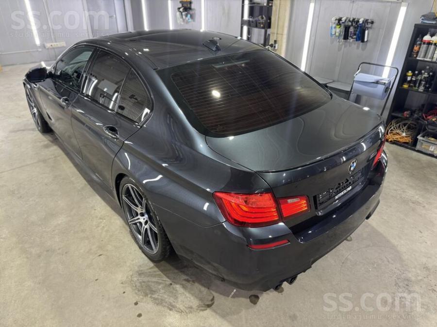 Grey BMW M5 2014 in Riga, with an engine capacity of 4.40 L and mileage of 82 thousand km for 38900 €, photo 8 on AUTOMOTO.COM.LV