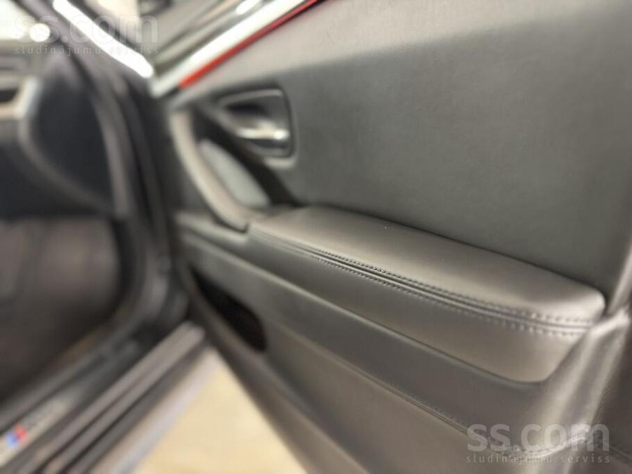 Grey BMW M5 2014 in Riga, with an engine capacity of 4.40 L and mileage of 82 thousand km for 38900 €, photo 26 on AUTOMOTO.COM.LV