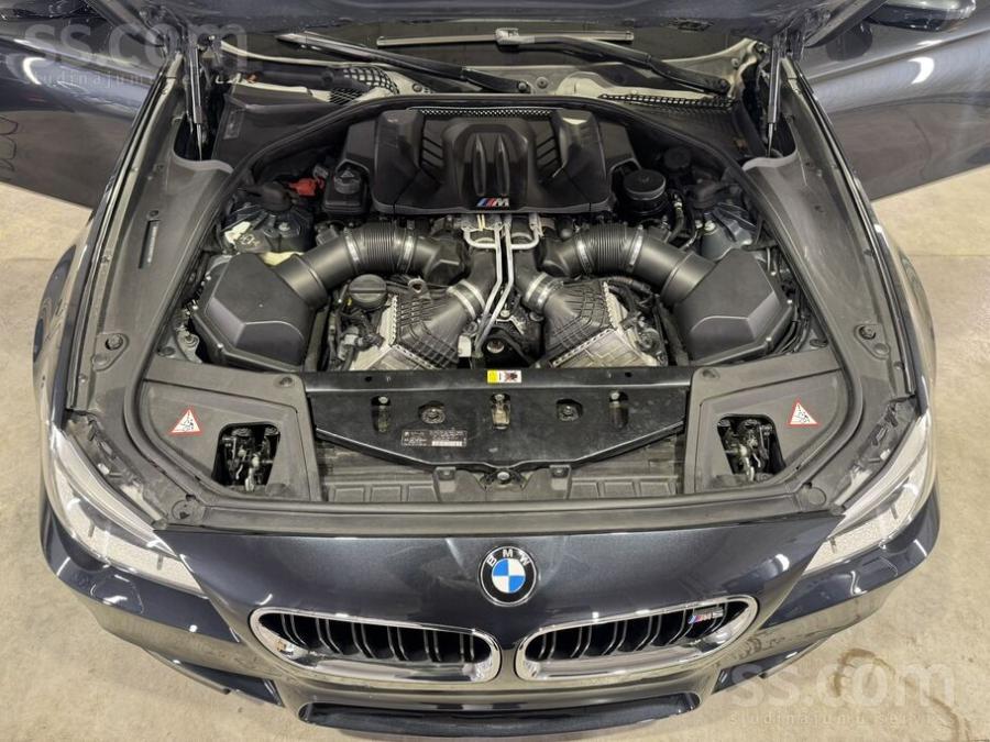 Grey BMW M5 2014 in Riga, with an engine capacity of 4.40 L and mileage of 82 thousand km for 38900 €, photo 33 on AUTOMOTO.COM.LV